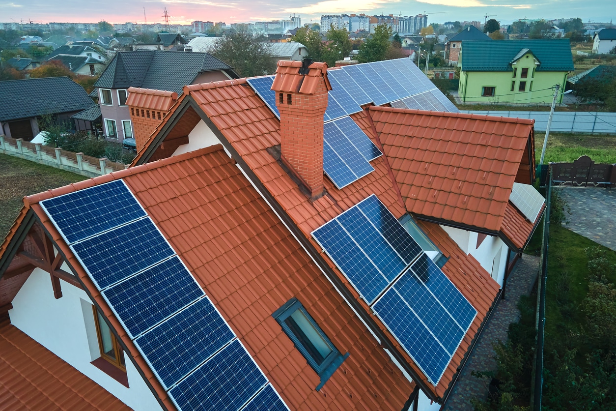 Off-Grid vs. Grid-Tied Solar Systems | EVOLVsolar
